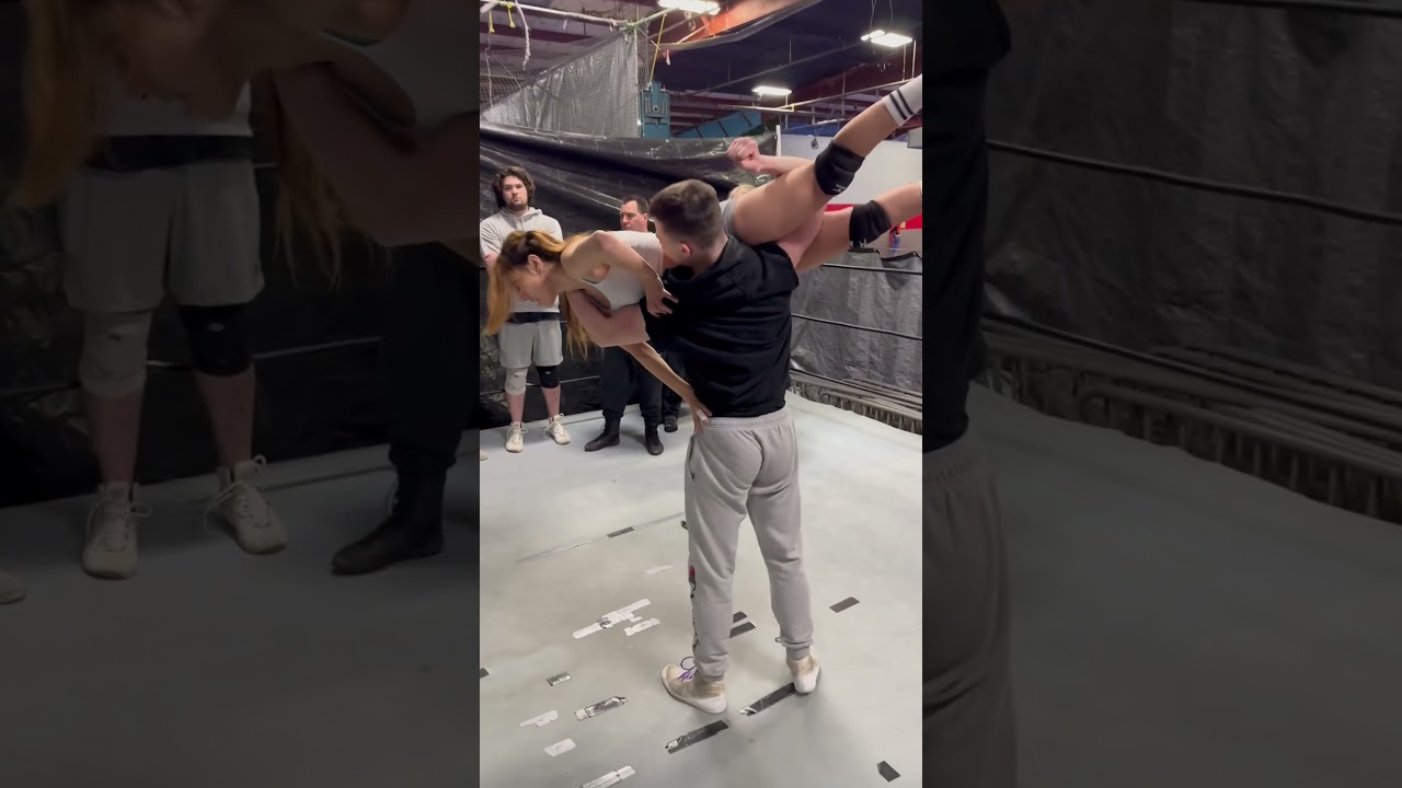 W.O.W Workout Clips – Suzy and Vinny V. – Warriors of Wrestling