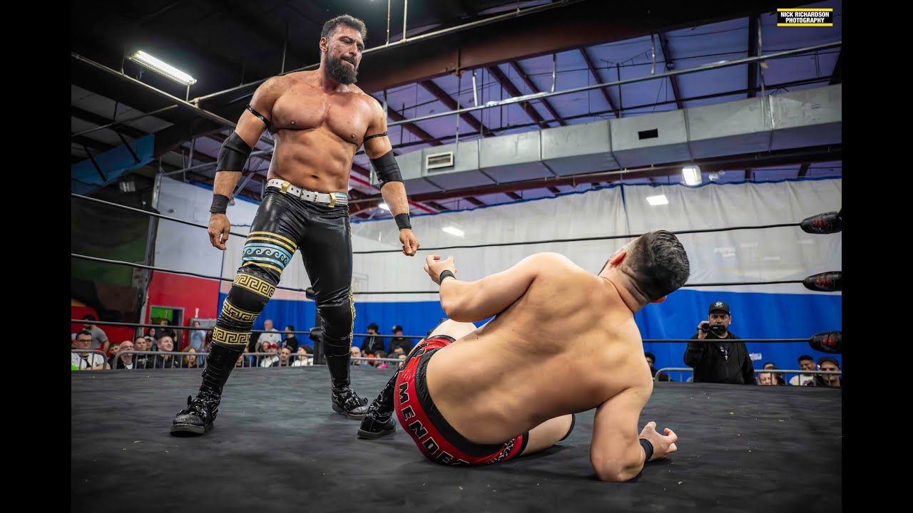 Roger Mendez v rex Lawless w/Chris Steeler special guest referee ...